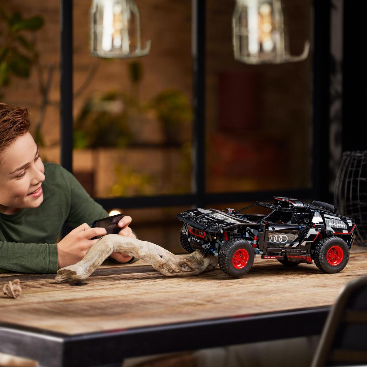 LEGO Technic 42160 Audi RS Q e-tron | LEGO - Lekia.se